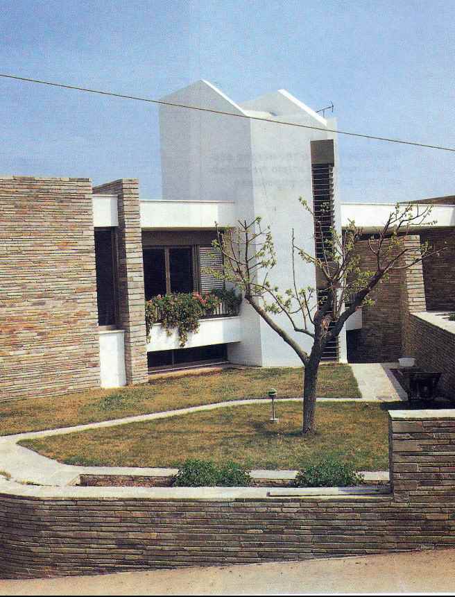 ΕΞΟΧΙΚH ΜΟΝΟΚΑΤΟΙΚIΑ – Κουλουκούρης και Συνεργάτες